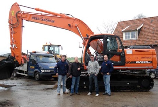 Doosan DX225LC afgeleverd bij Cees Konijn uit Spijkerboor