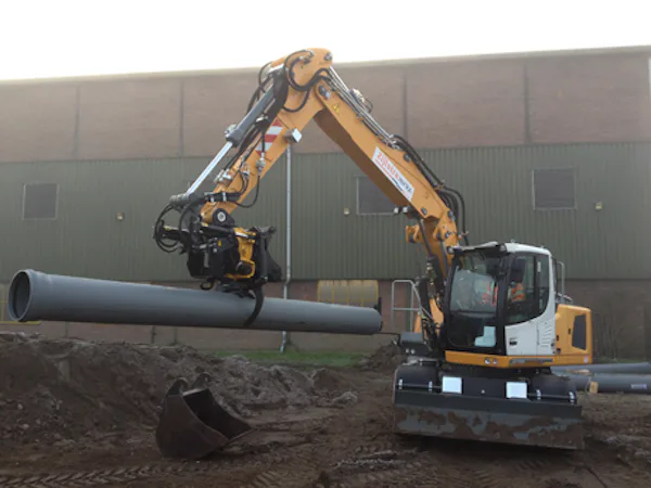 Engcon met klemarmen aan Liebherr A916