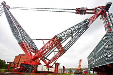's Werelds grootste hijskraan komt uit Nederland