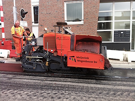 Atlas Copco Dynapac F1200CS legt asfalt in alle hoeken en gaten