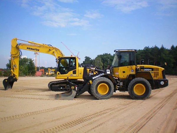 SOMA College neemt twee nieuwe Komatsu's in gebruik