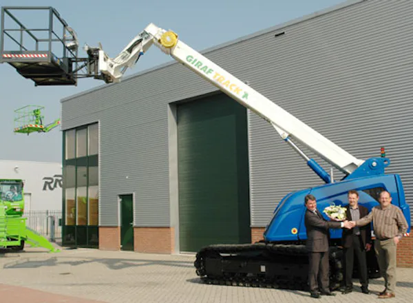 Eerste Giraf Track rupshoogwerker in Nederland afgeleverd