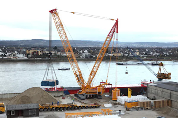 600 tonner Liebherr LR 1600/2 hijst personderdelen