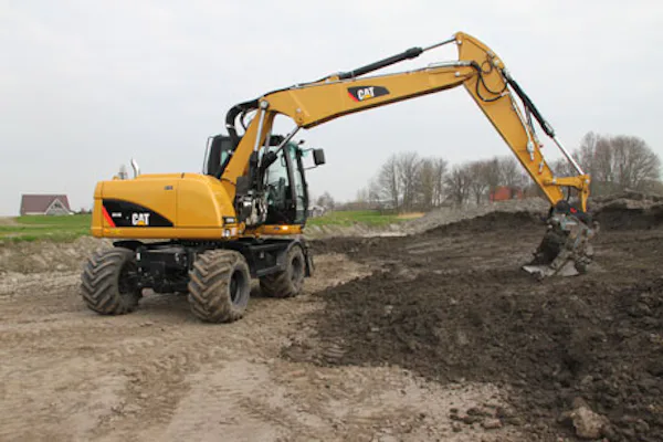Primeur: Wie test deze nieuwe Caterpillar M313D?