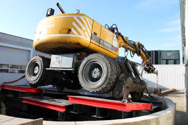 Testplatform van Nijhuis haalt maximale hijstabel uit graafmachines