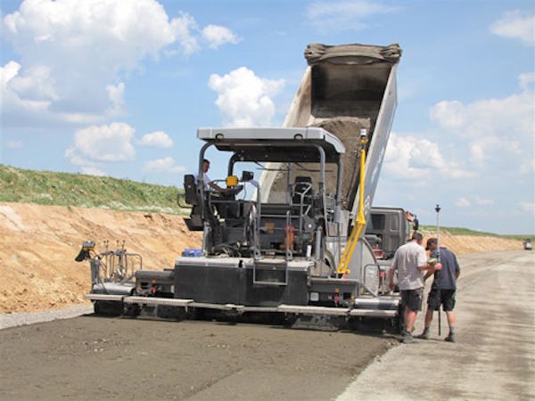 Sneller wegen aanleggen met het Trimble 3D Paving Control System