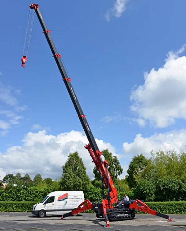 AWP levert eerste exemplaar van sterkste spinkraan ter wereld aan Mavebo BV
