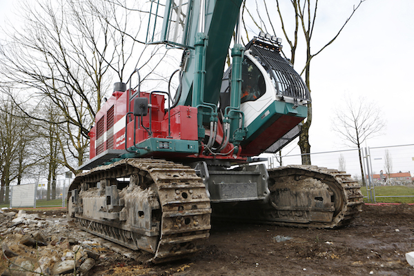 RGS kan elke sloopklus aan met 100-tons Hitachi ZX690-6 UHD