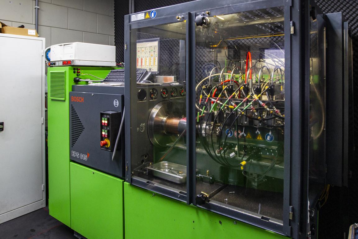 FOTOREPORTAGE | Testen en reviseren van common-rail injectoren