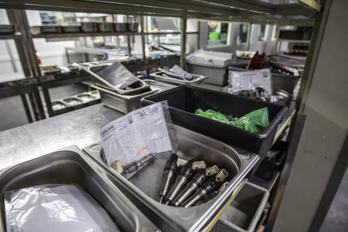 FOTOREPORTAGE | Testen en reviseren van common-rail injectoren