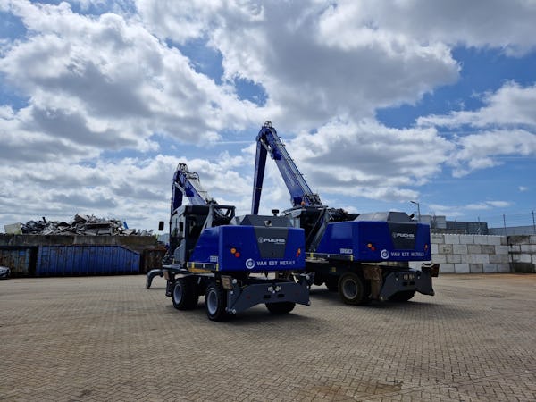 Twee nieuwe Fuchs overslagmachines voor Van Est Metals